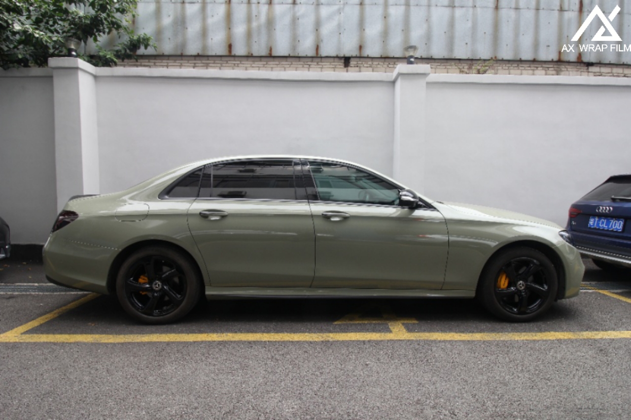 奔驰E300｜AX-高亮卡其绿