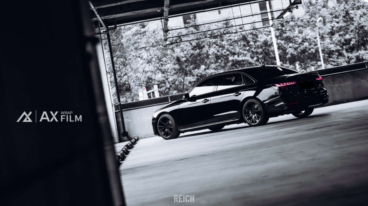 奥迪 A4L｜AX-自修复亮黑