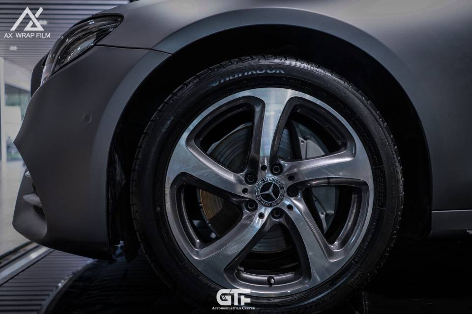 奔驰E300｜AX-AMG山灰