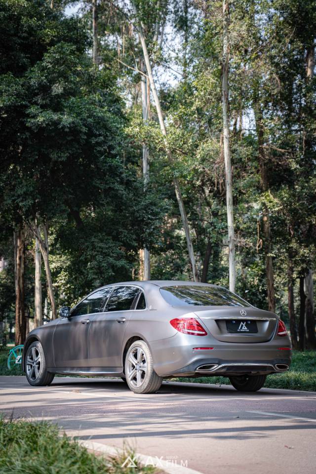 奔驰E300L｜AX-AMG山灰