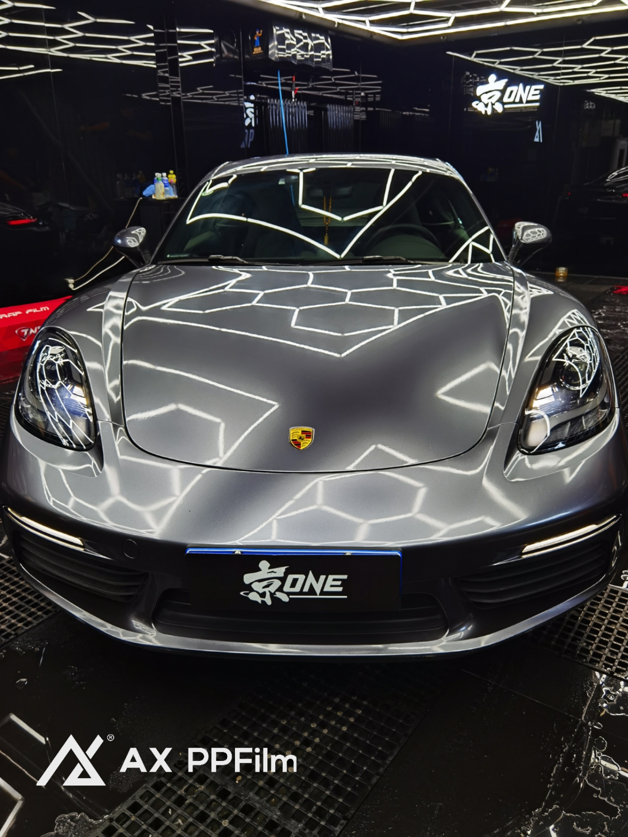 保时捷718｜AX -金属钛灰