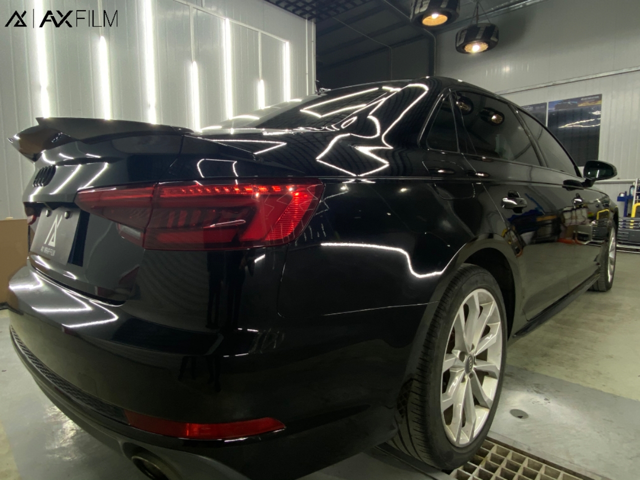 奥迪 A4｜AX-钢琴黑