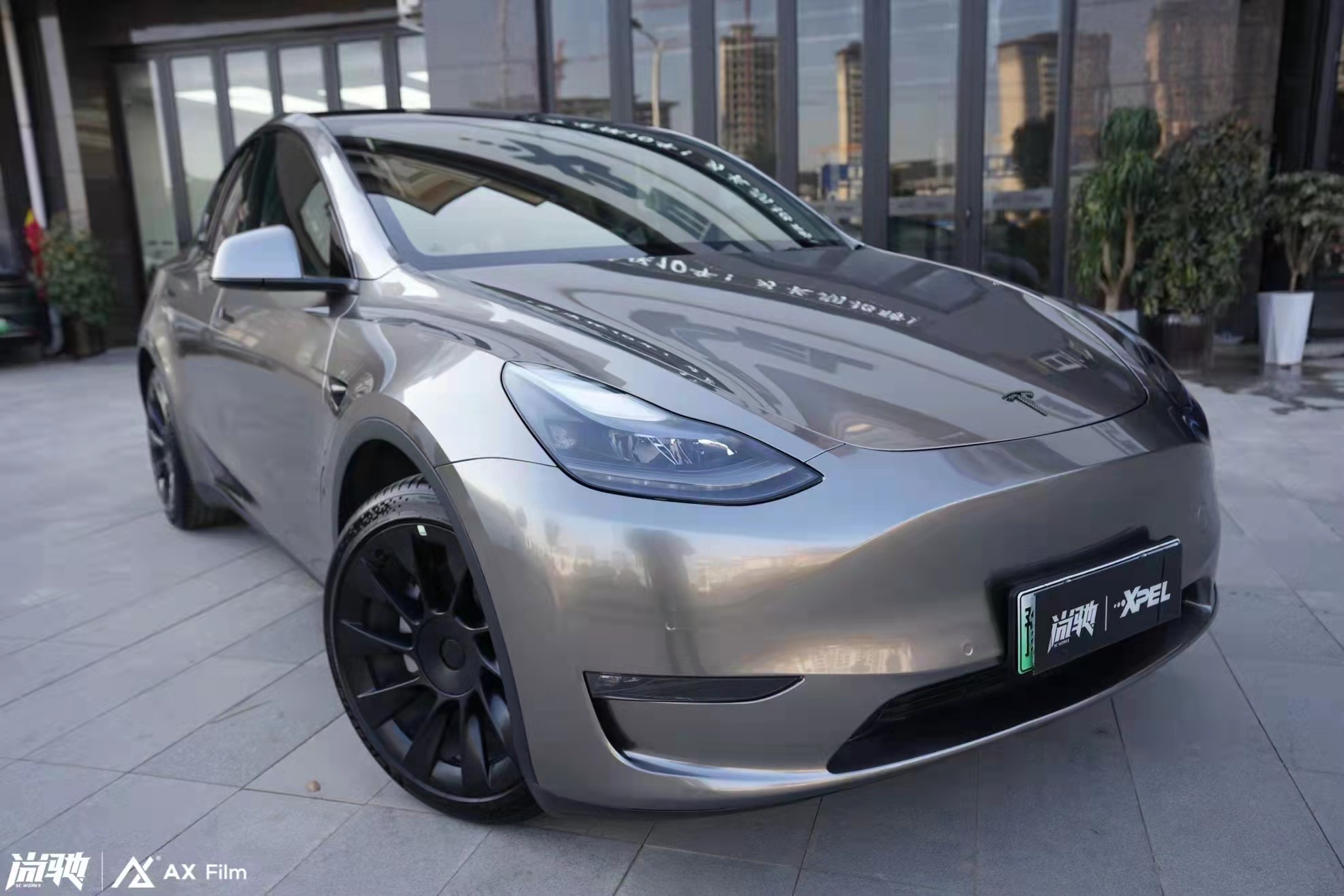 特斯拉modelY | AX-液态金属银