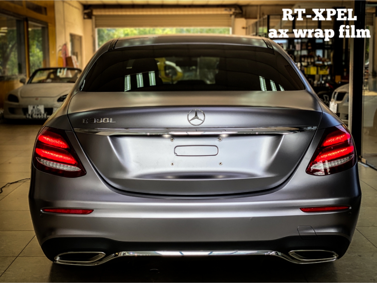 奔驰 E300｜AX-钛灰