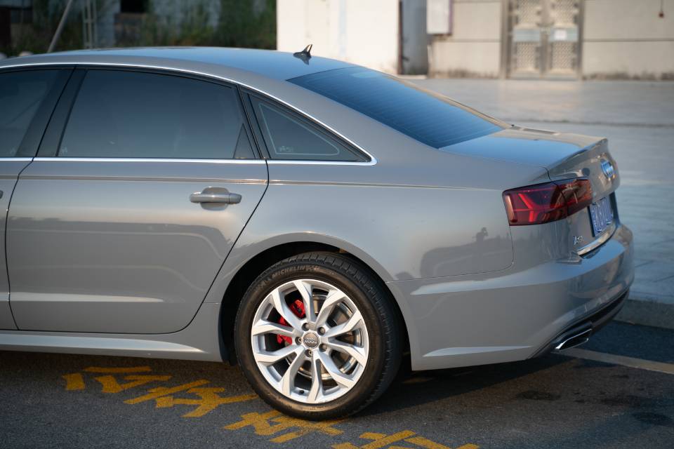 奥迪A6L施工高亮纳多灰