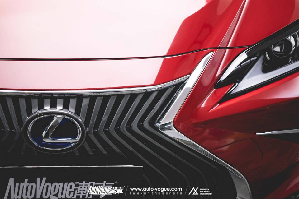 雷克萨斯ES300｜AX-胭脂红
