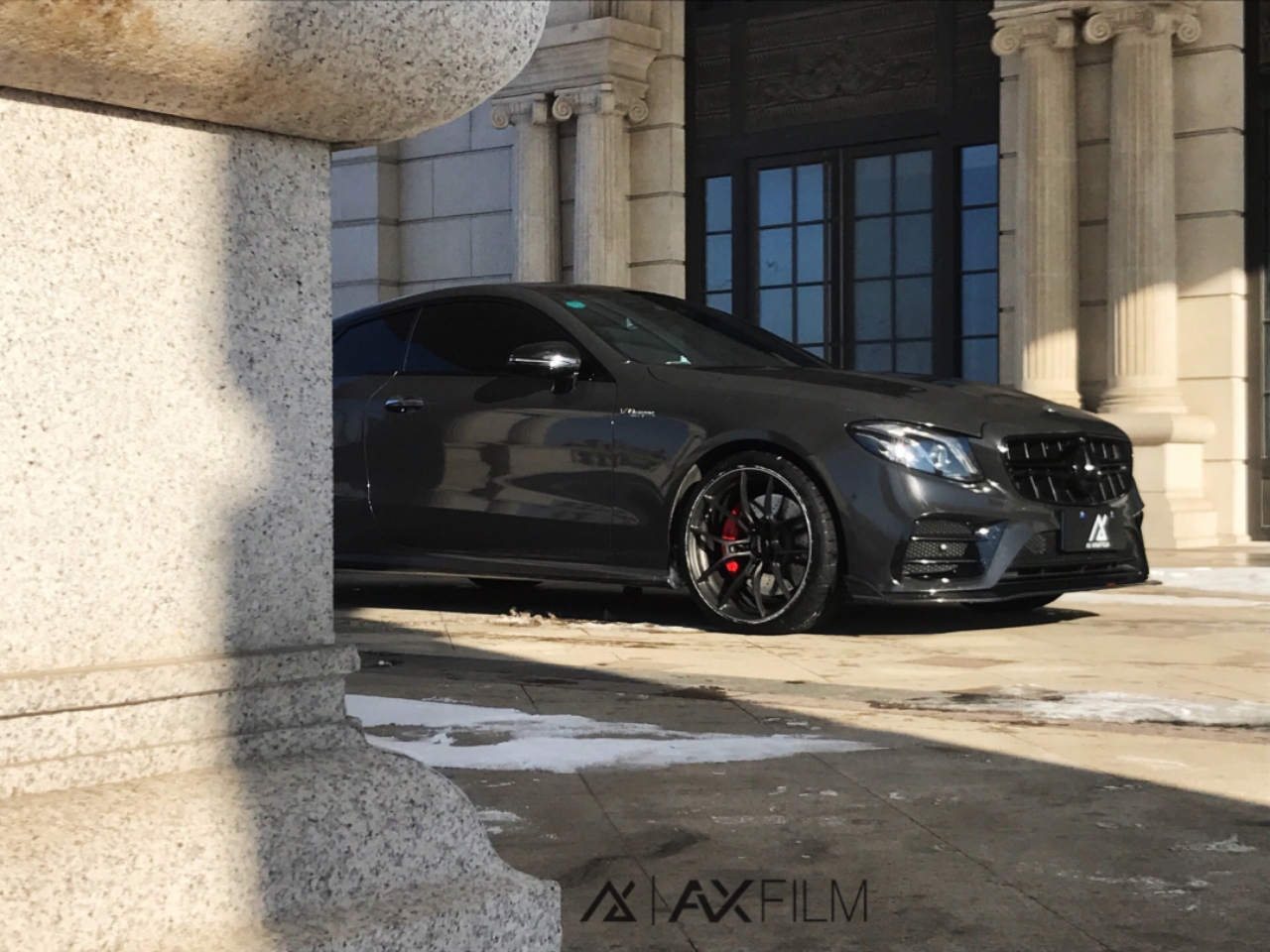 奔驰 E53｜AX-PET亮石墨灰