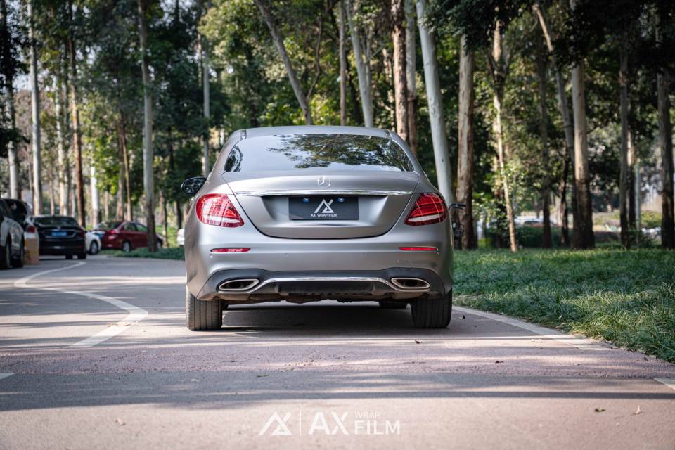 奔驰E300L｜AX-AMG山灰