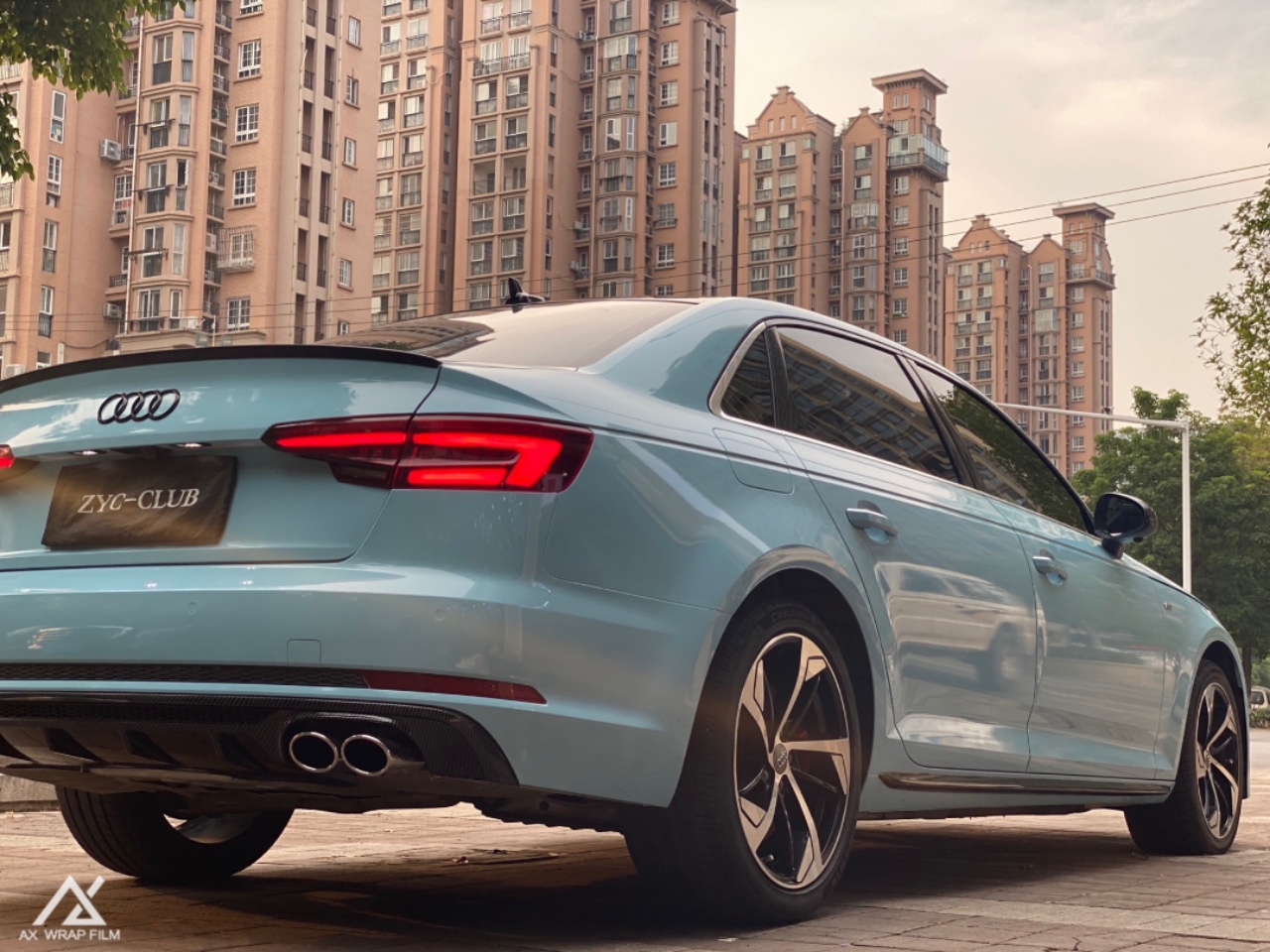 奥迪 A4L｜AX-海风蓝