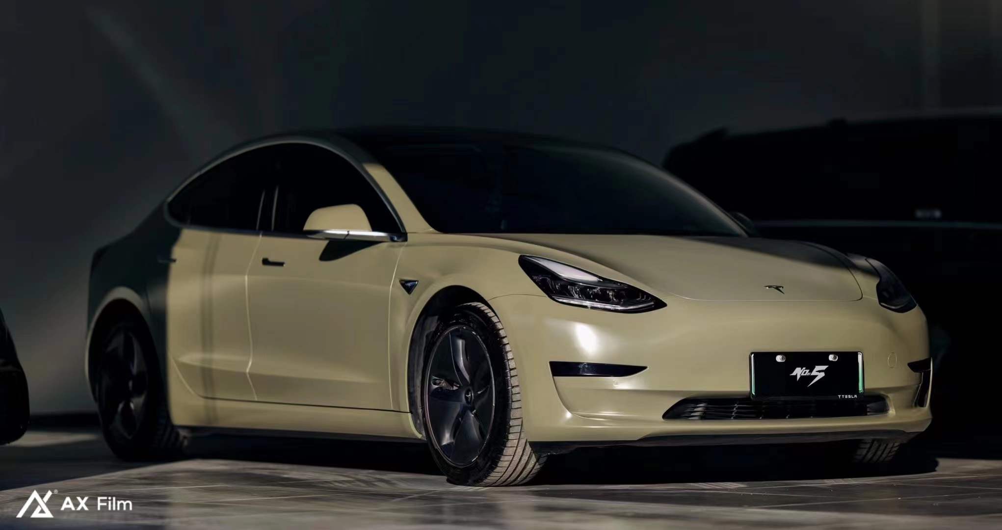 特斯拉Model 3｜AX-陶瓷卡其绿