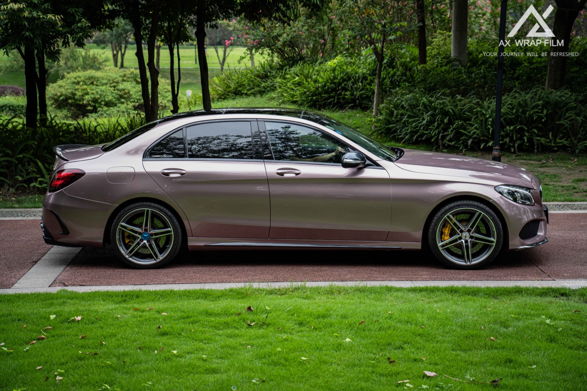 奔驰C200L｜冰莓粉