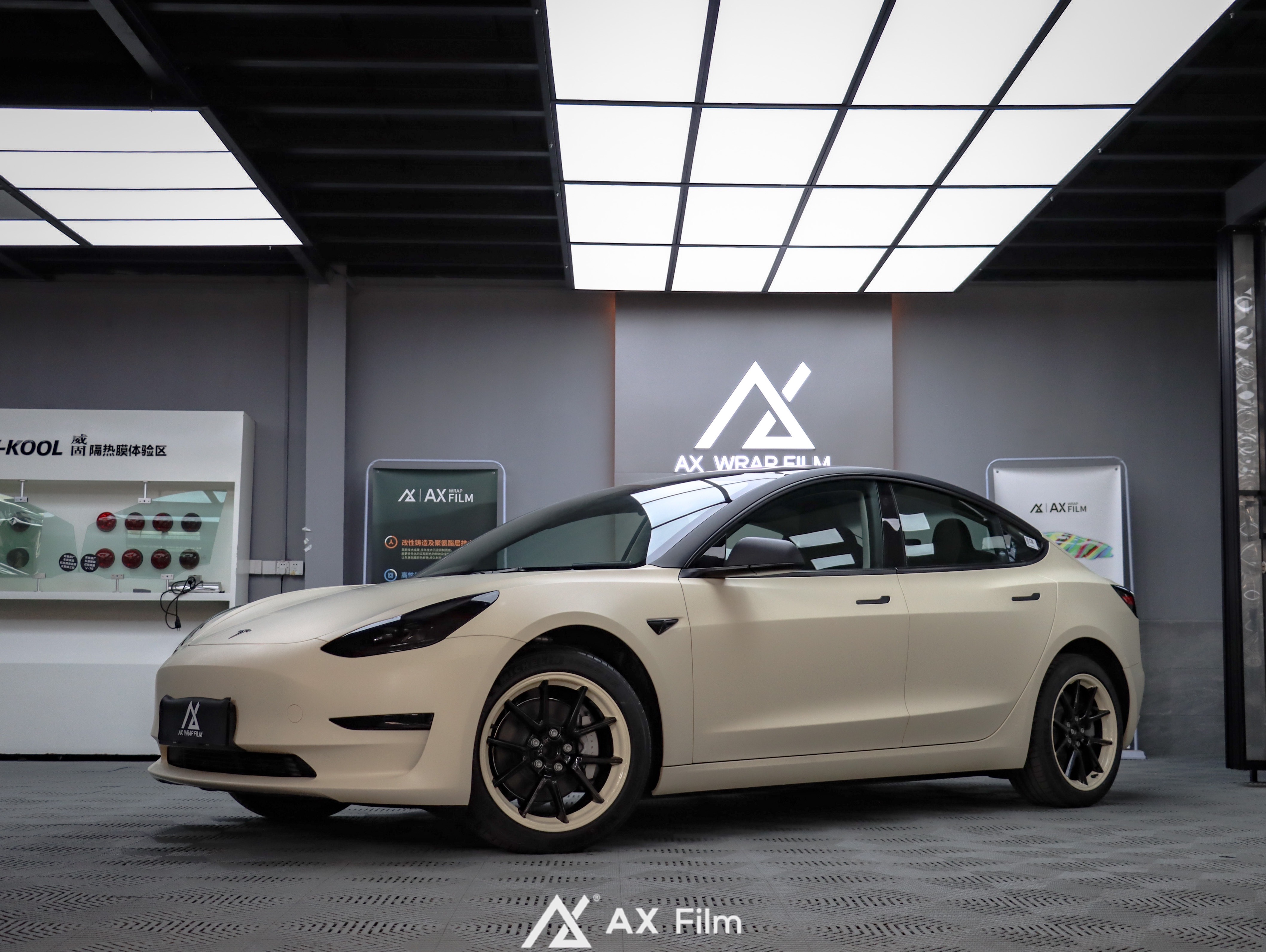 特斯拉model3 | AX-绸缎沙漠黄+哑光黑