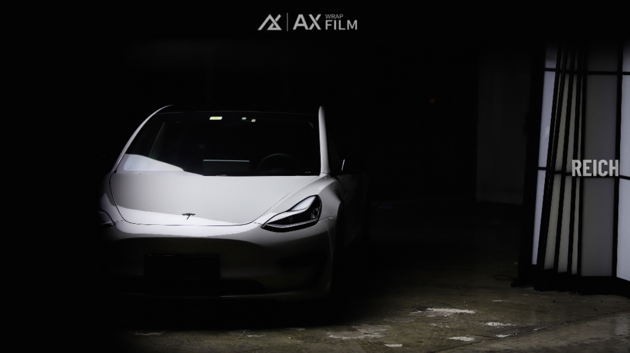 特斯拉 Model3｜AX-亚灰
