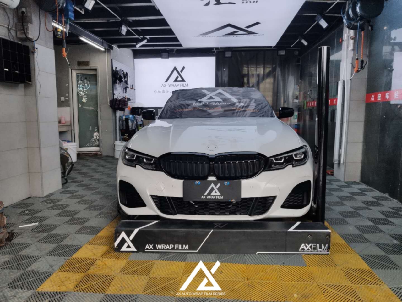 宝马 320｜AX-PET黑魅红