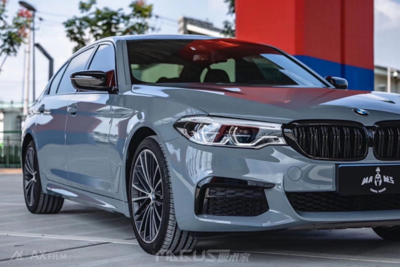 宝马 530Li｜AX-亮浅水泥灰