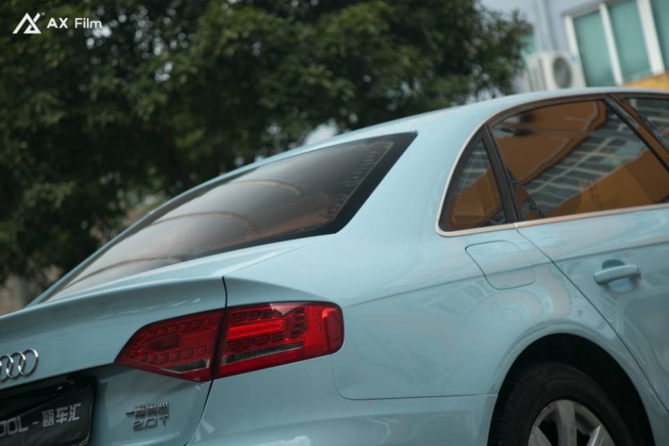 奥迪A4L｜AX-冰川蓝