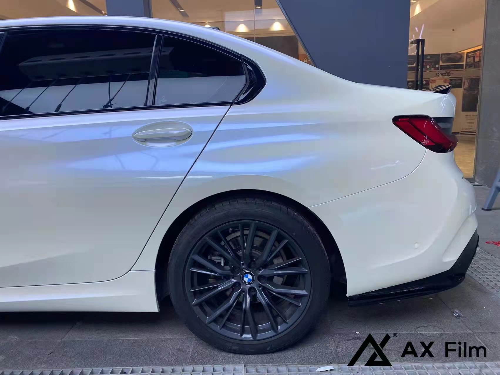 宝马 3系 | AX-珍珠白变蓝