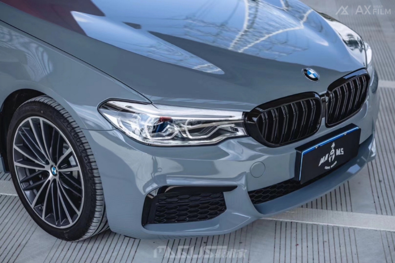 宝马 530Li｜AX-亮浅水泥灰