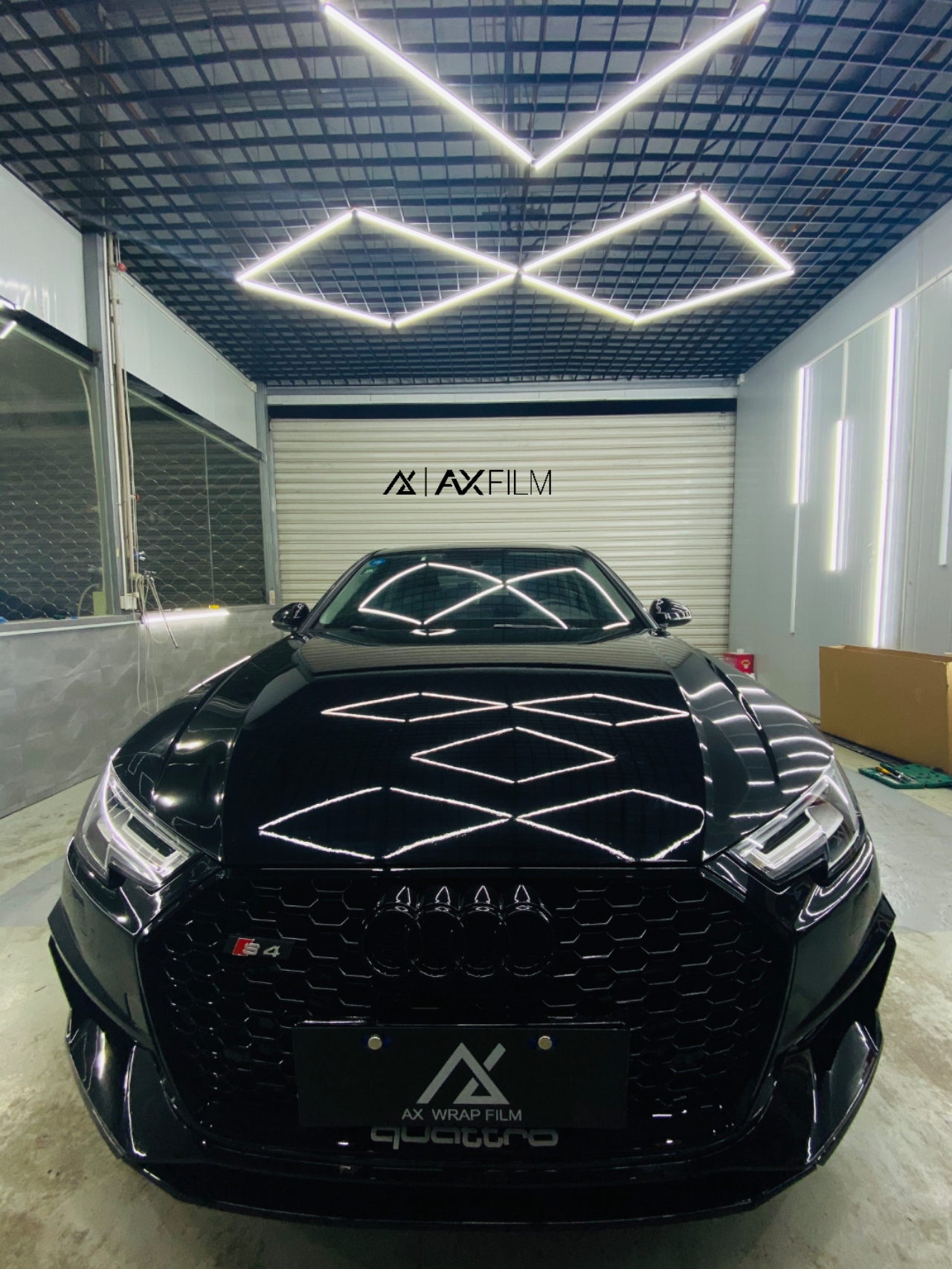 奥迪 A4｜AX-钢琴黑