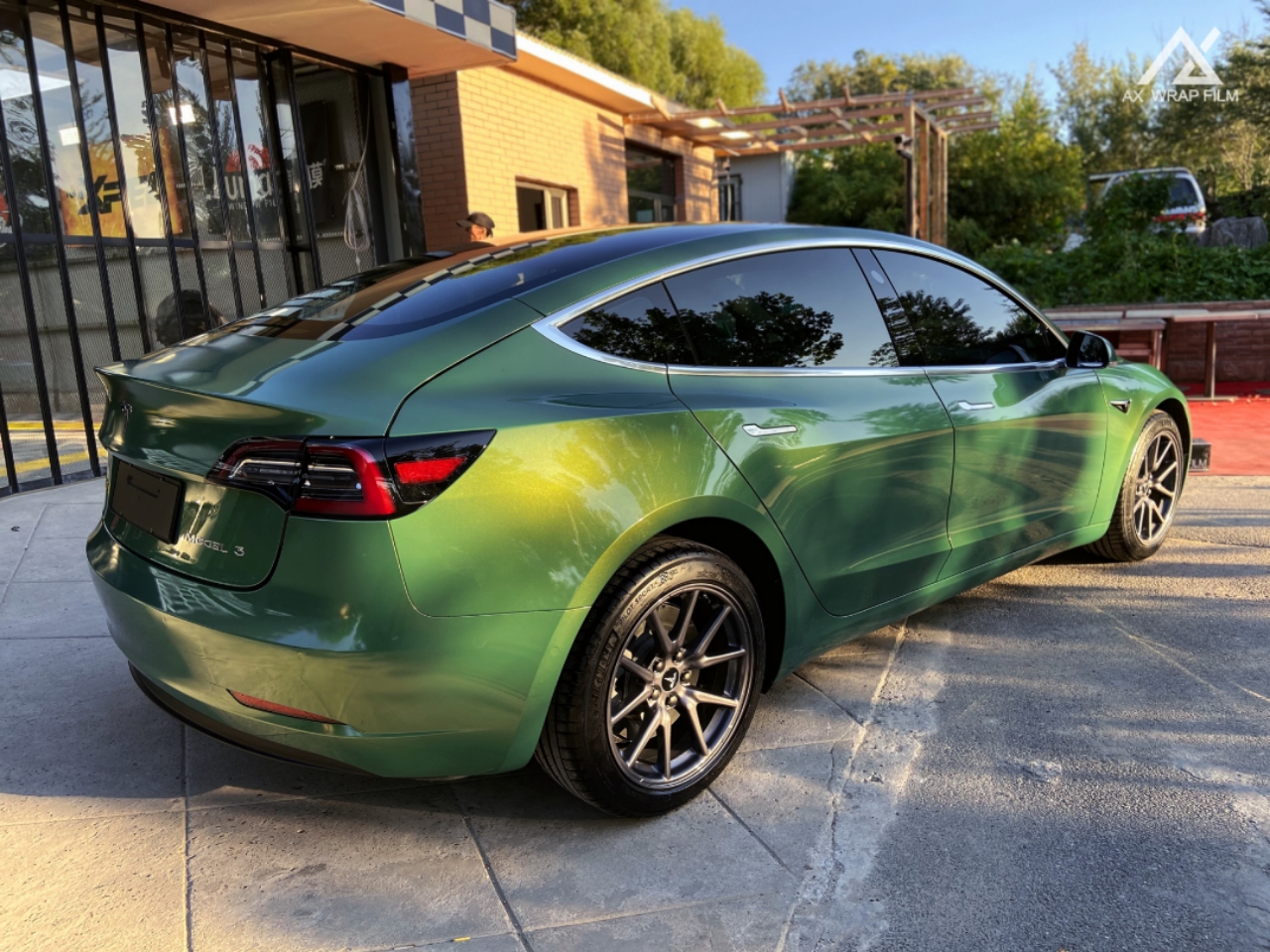 特斯拉 model3｜AX-PET虹彩祖母绿