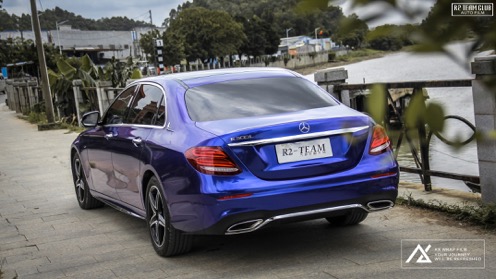 奔驰E300L|金属蓝莓