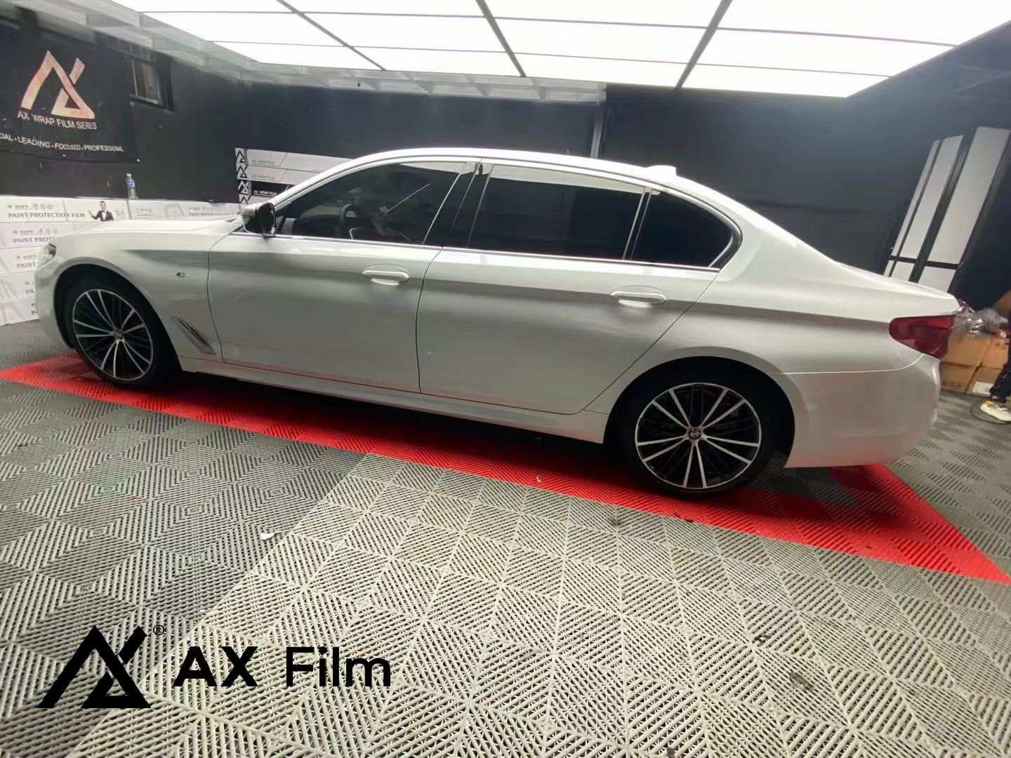 宝马530Li｜AX-珠光白