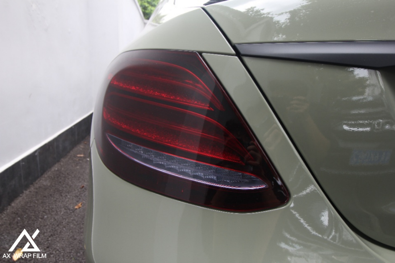 奔驰E300｜AX-高亮卡其绿