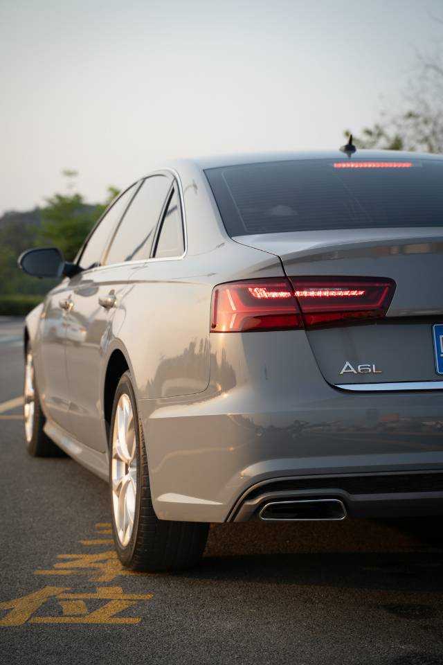 奥迪A6L施工高亮纳多灰