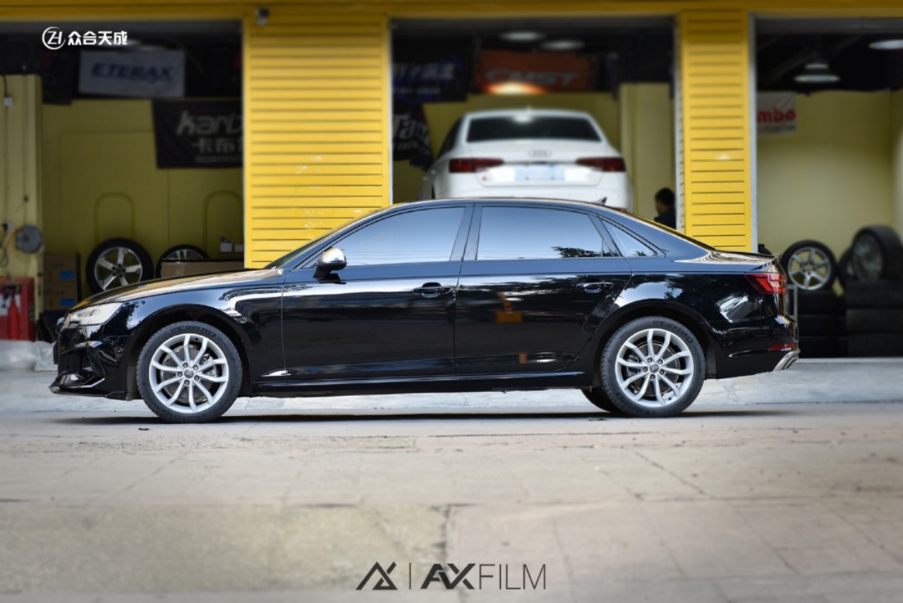 奥迪 A4L｜AX-PET钢琴黑