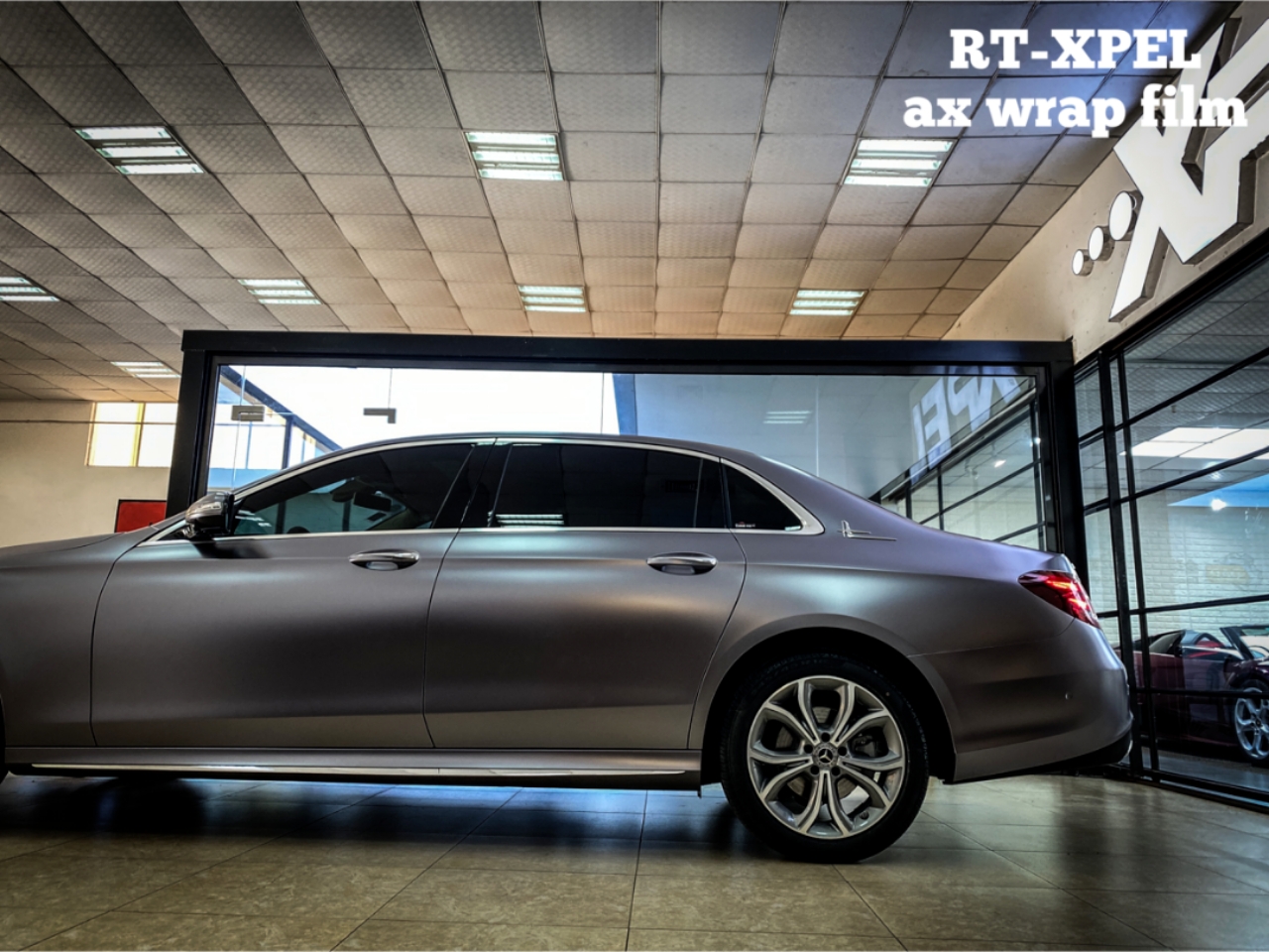 奔驰 E300｜AX-钛灰