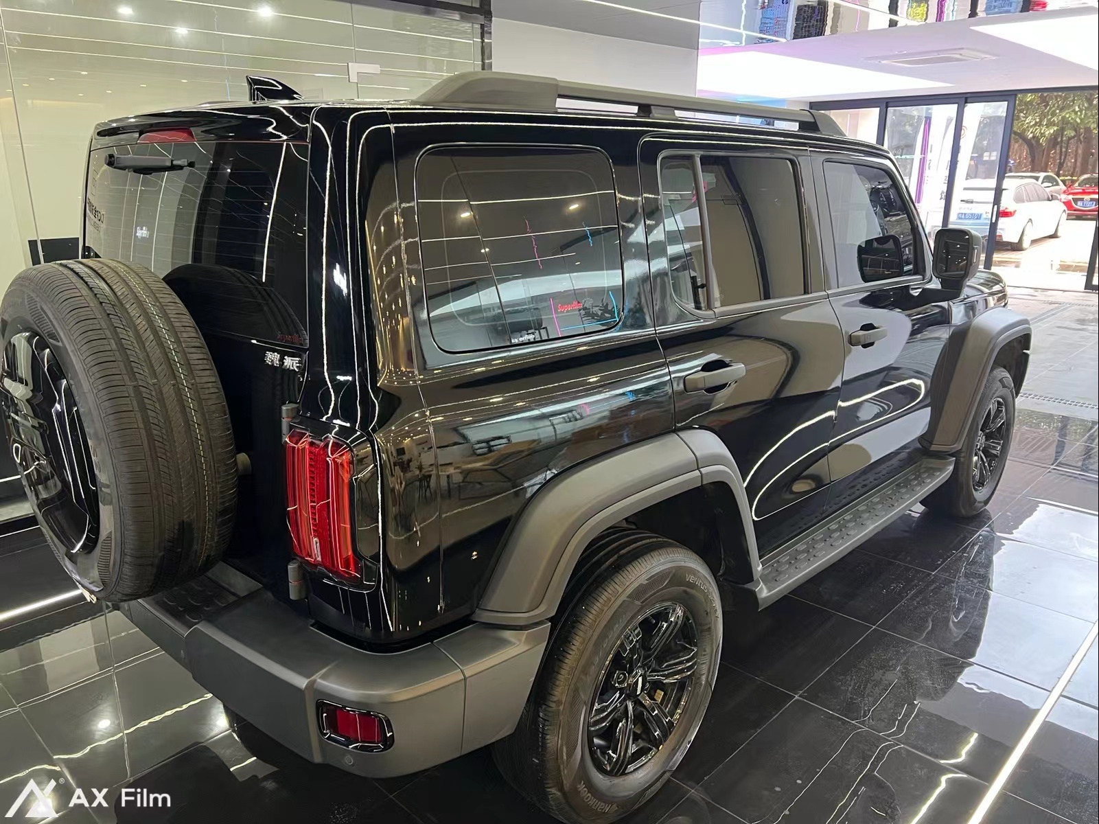 魏派坦克300｜AX-亮黑