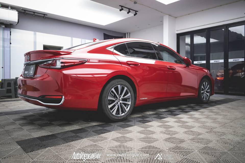 雷克萨斯ES300｜AX-胭脂红