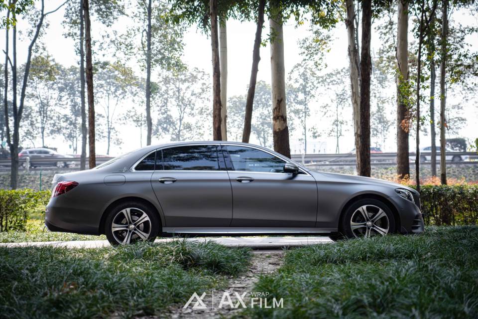 奔驰E300L｜AX-AMG山灰