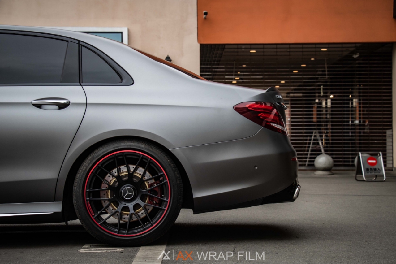 奔驰E300｜AX-AMG山灰