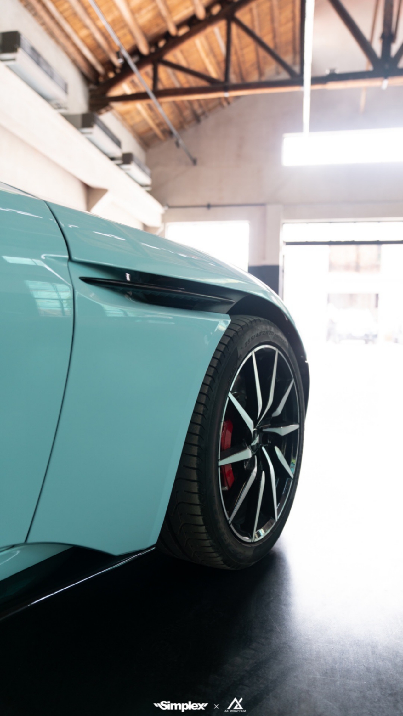 阿斯顿马丁 DB11｜AX-PET冰川蓝