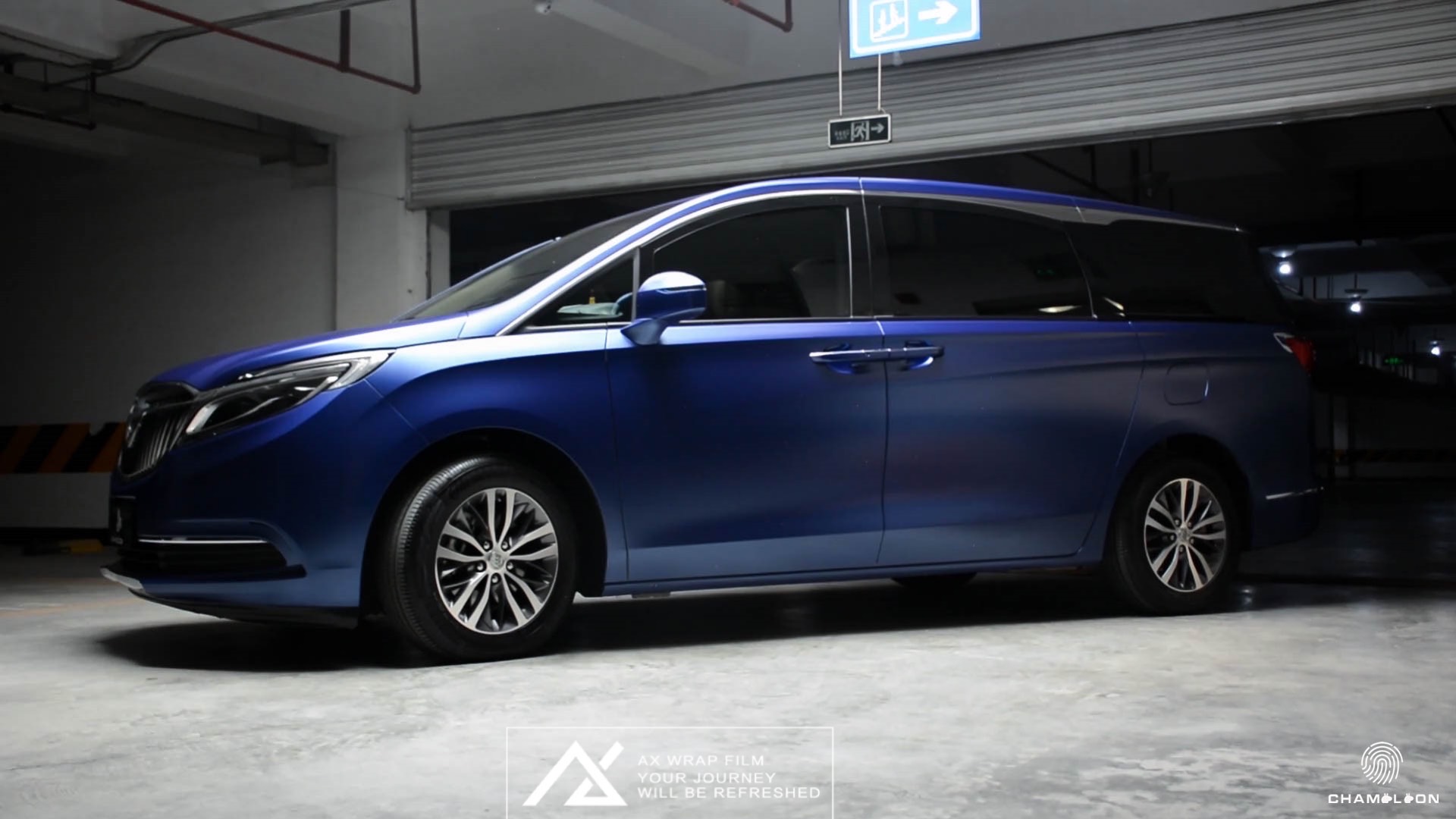 别克GL8 ｜AX-电光海军蓝