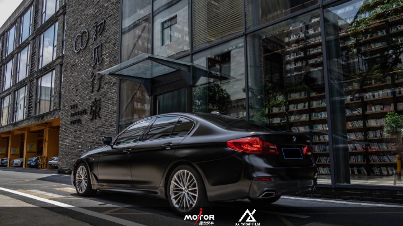宝马 530i｜AX-陶瓷黑