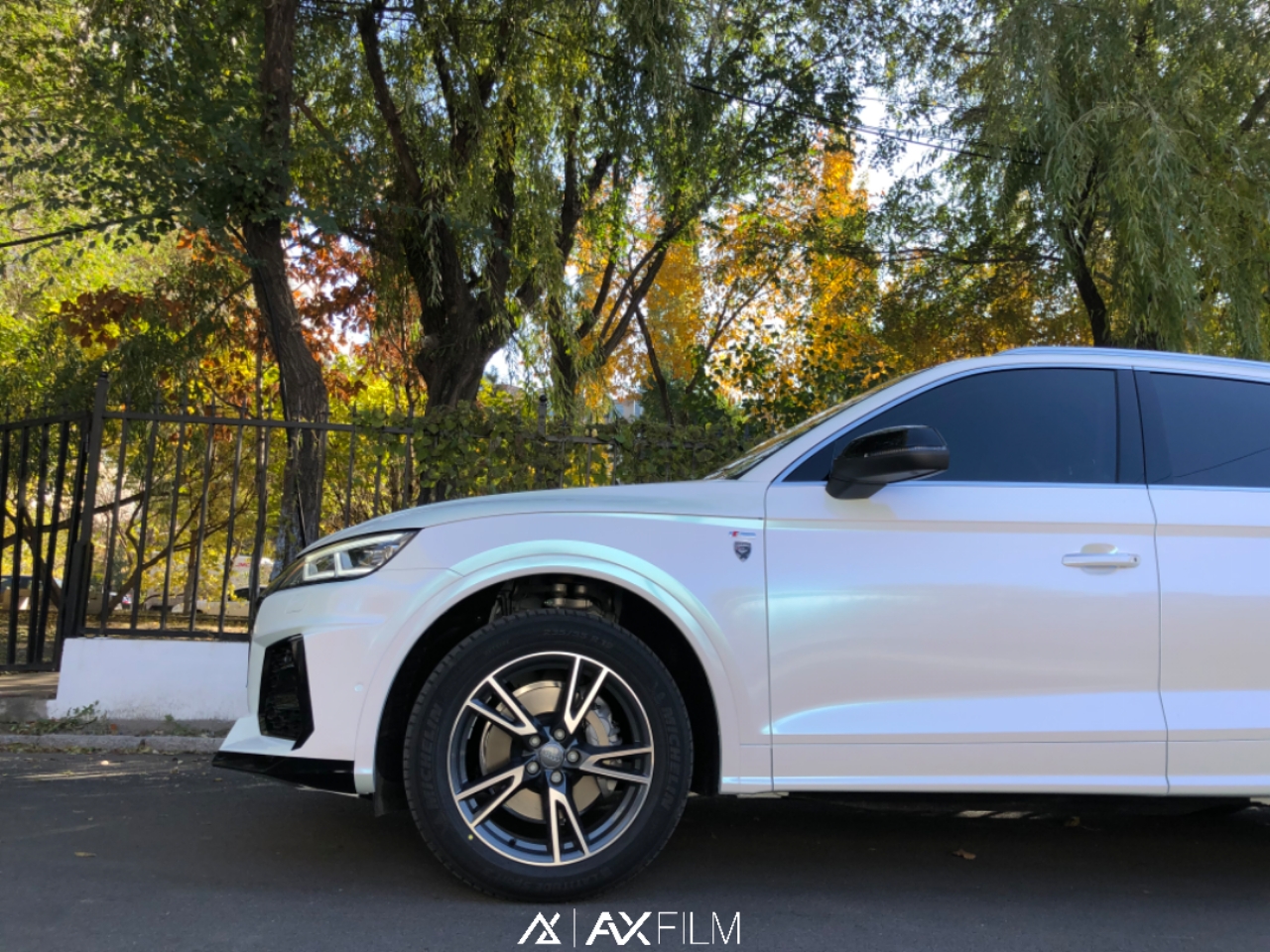 奥迪 Q5L｜AX-钻石白蓝