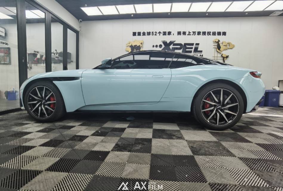阿斯顿马丁DB11｜AX-冰川蓝
