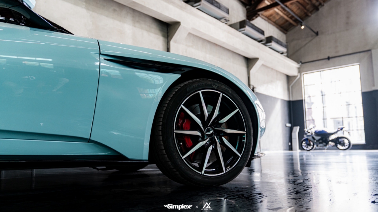 阿斯顿马丁 DB11｜AX-PET冰川蓝