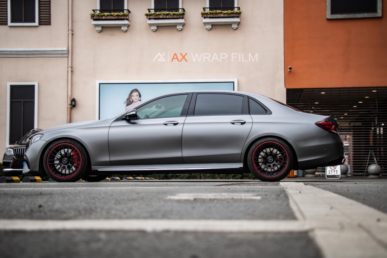 奔驰E300｜AX-AMG山灰